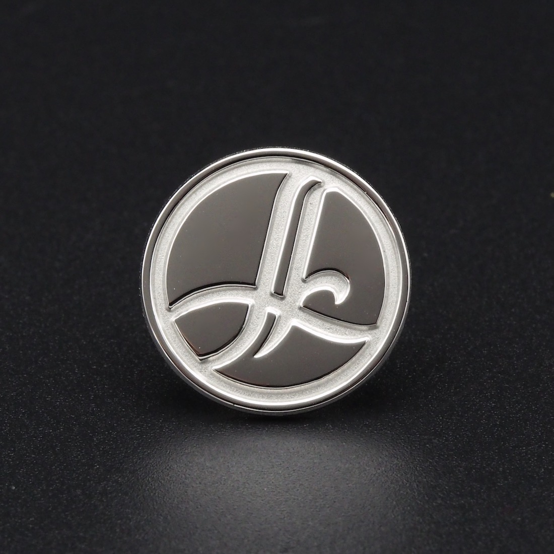 Voor elk soort speldje of pin - Pin's Passion in Nederland