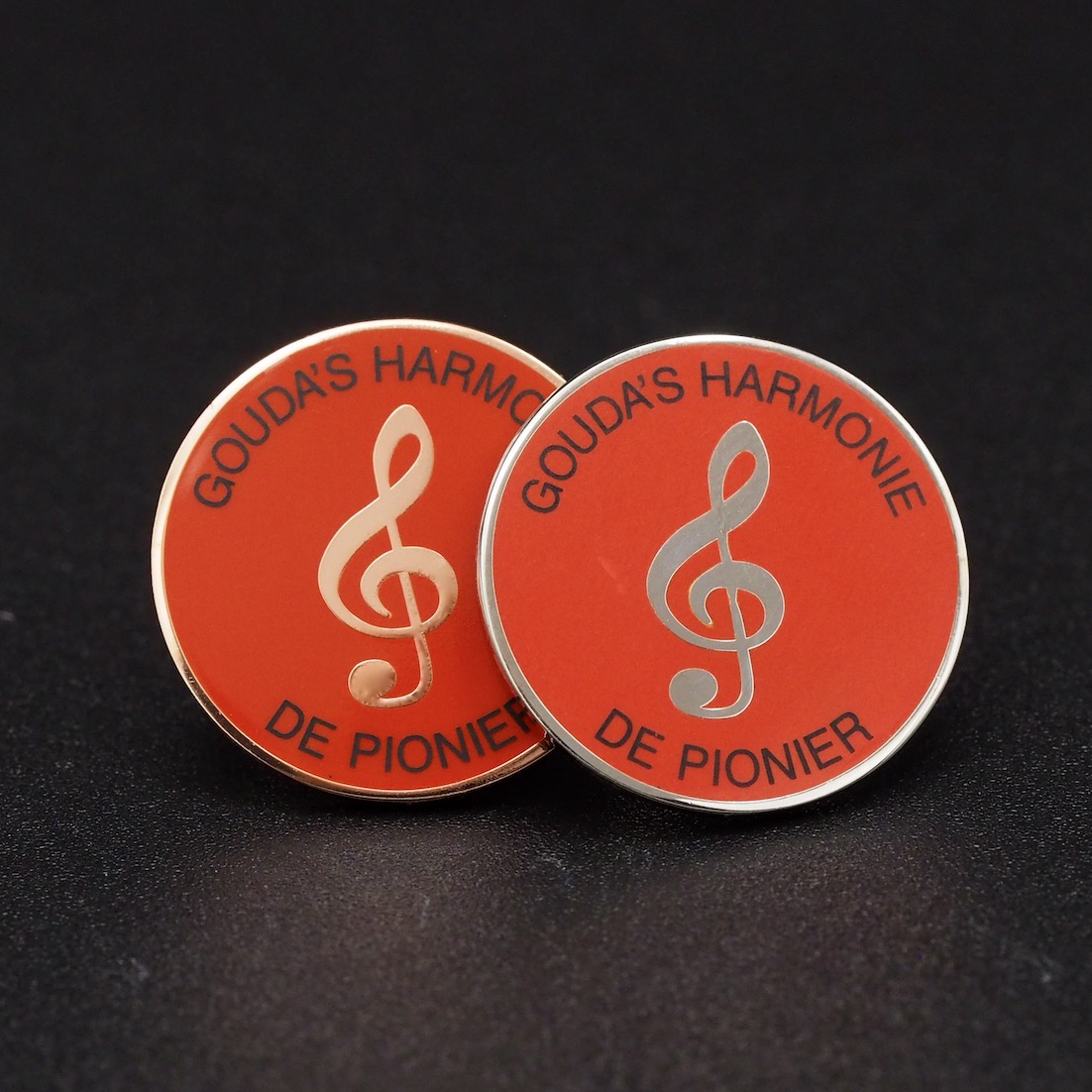 Voor elk soort speldje of pin - Pin's Passion in Nederland